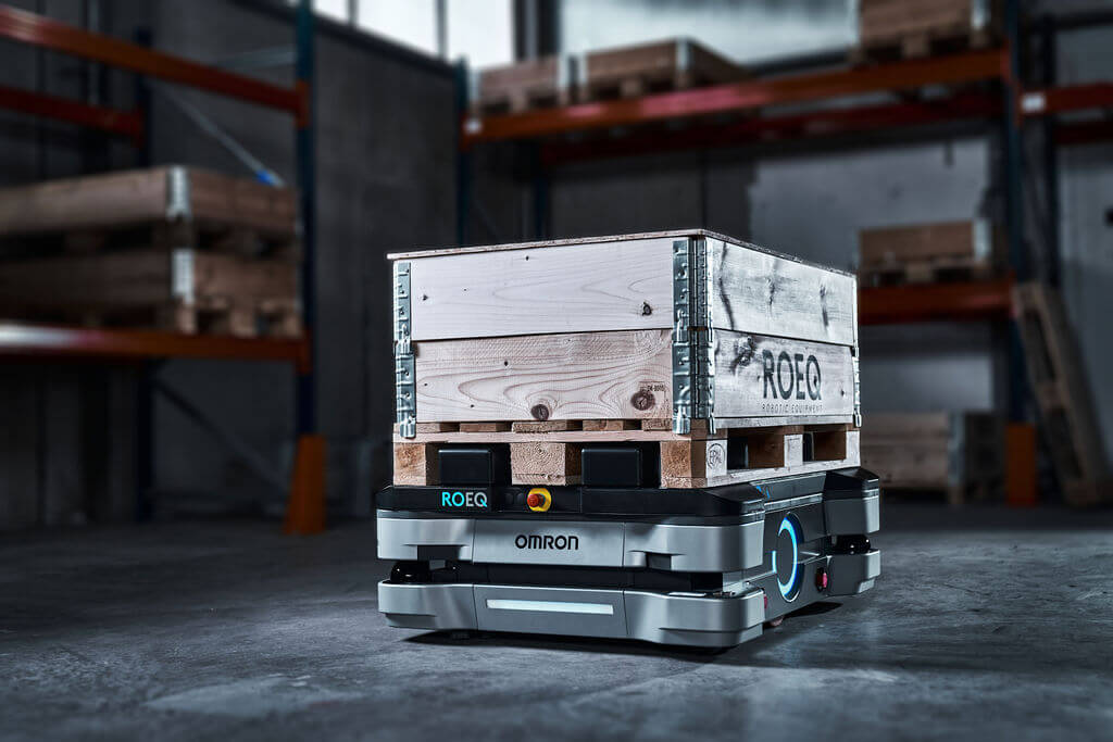 ROEQ TML500/TML750 EU Lifter solution for OMRON MD-650/900 | OMRON, Europe